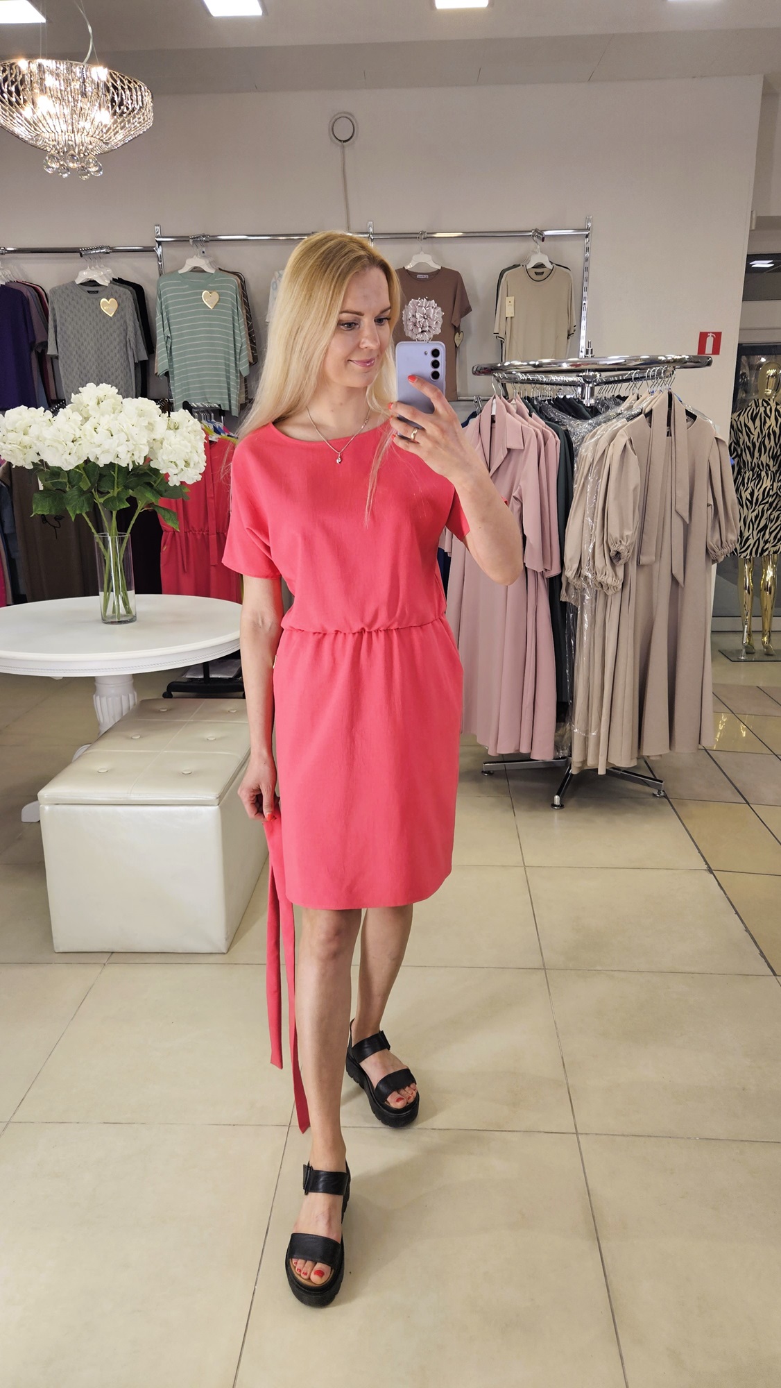 Praktiška, universali suknelė, liemuo su guma. Avietinės spalvos ...