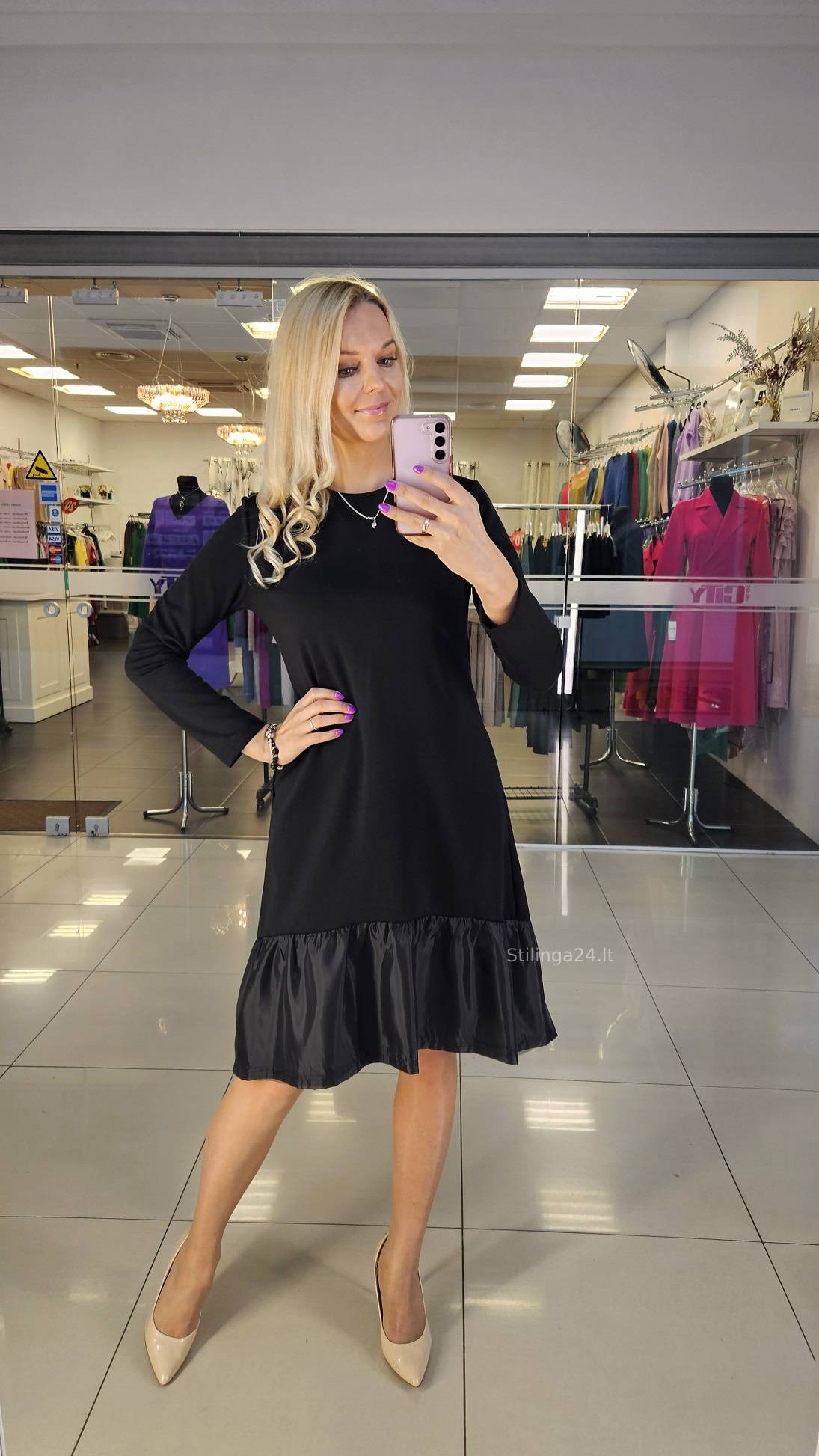 Juoda trikotažinė suknelė, varpelio formos, su eko odos rauktu sijonuku ...